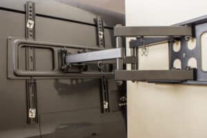 Comment renforcer un mur en Placo pour fixer une charge lourde